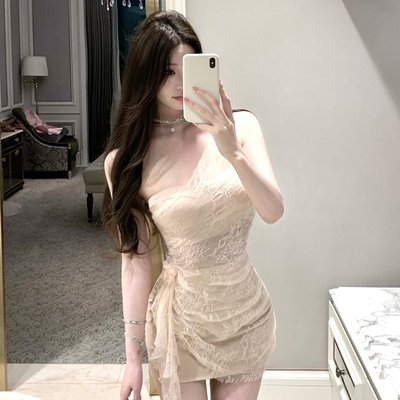 JOYKIKI金金酷酷哒半岛情书纯欲仙女手工提花亮片斜肩连衣裙