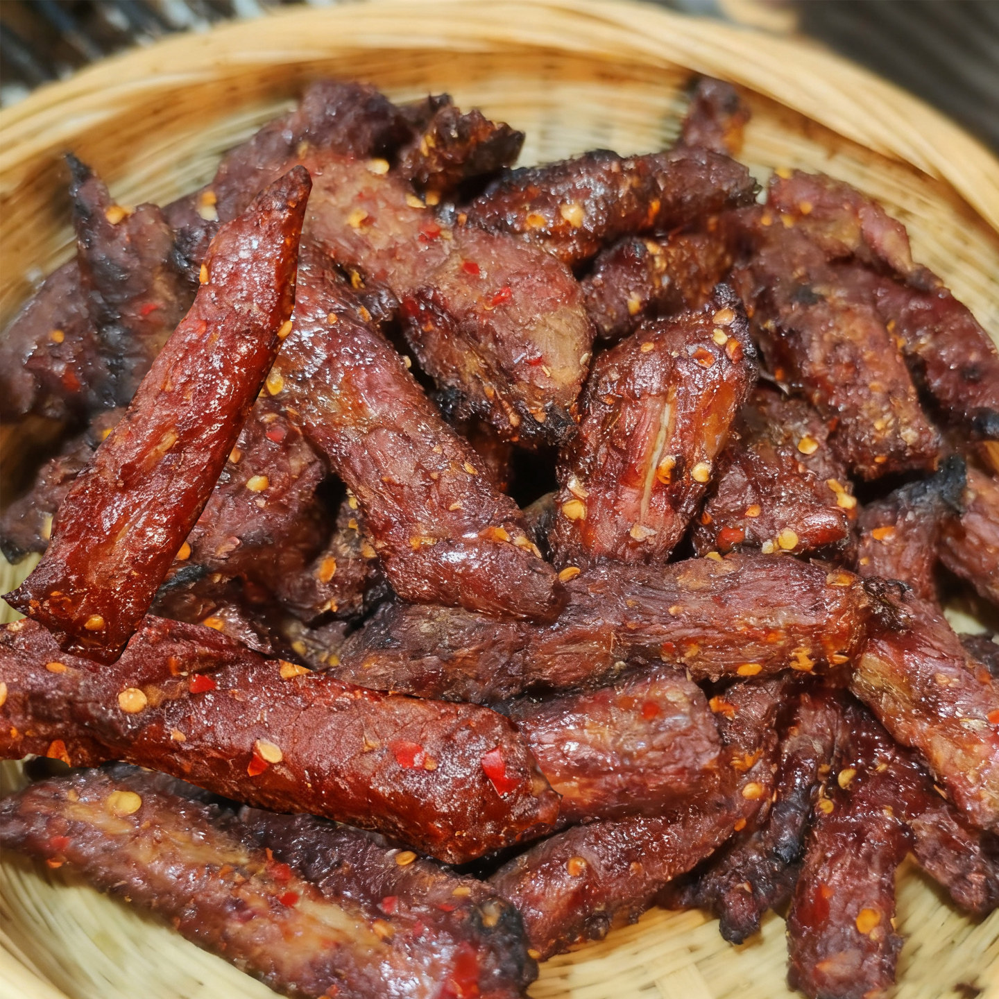 云南普洱特产炭烤麻辣猪干巴手工制作手撕干巴开袋即食猪肉类零食
