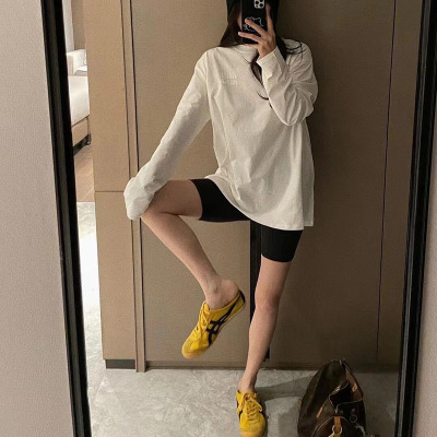 秋季字母刺绣百搭白色t恤女2024时尚高级感正肩显瘦圆领长袖上衣