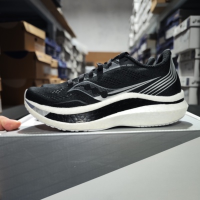 SAUCONY女啡鹏碳板跑鞋