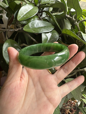 俄碧正阳绿手镯59.8*16.6*7.8