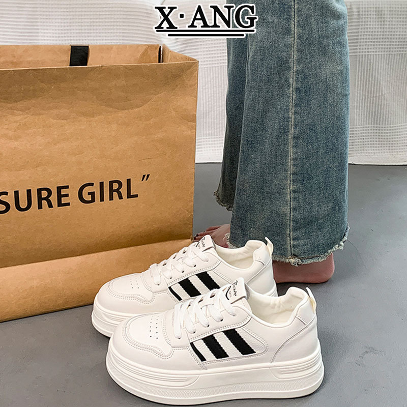 头层牛皮圆头厚底板鞋女款小白鞋2026秋季新款百搭休闲运动鞋子女