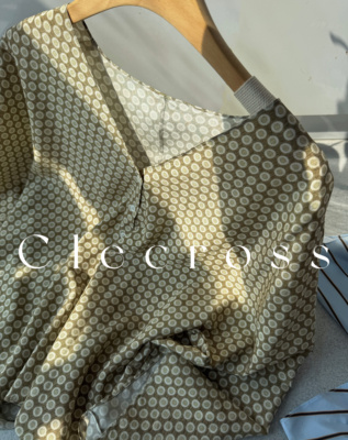 【悦享时光】波点作伴 100桑蚕丝印花 V领开衫 中袖上衣