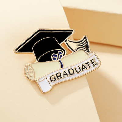 欧美时尚创意纪念GRADUATE毕业季学士帽胸针书籍英文字母徽章
