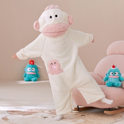 2025年新款卡通保暖大嘴鱼可外穿搞怪睡衣裙秋冬季女加厚连体加绒