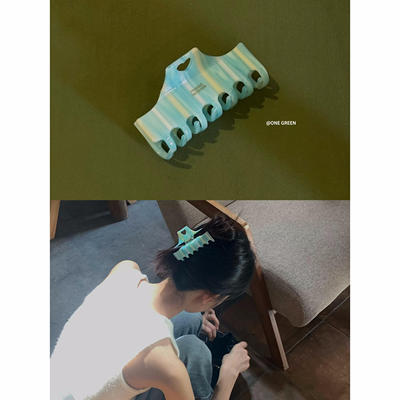 ONEGREEN 11.15NEW 水蓝色长方形条纹抓夹 简约后脑勺高级鲨鱼夹