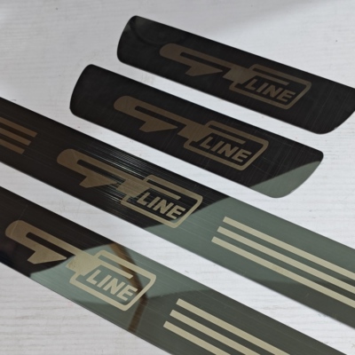 适用picanto/rio/gtline碳纤汽车门槛条防护防刮迎宾踏板不锈钢条