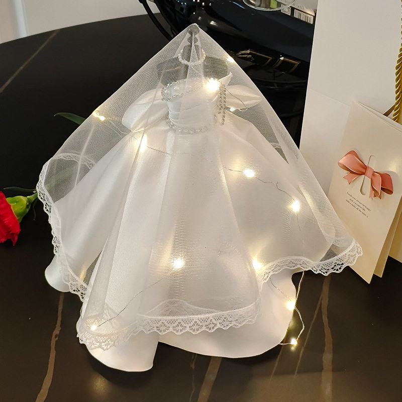 送女友超大生日礼物公主玩具婚纱手办模型礼盒18岁成年礼浪漫惊喜