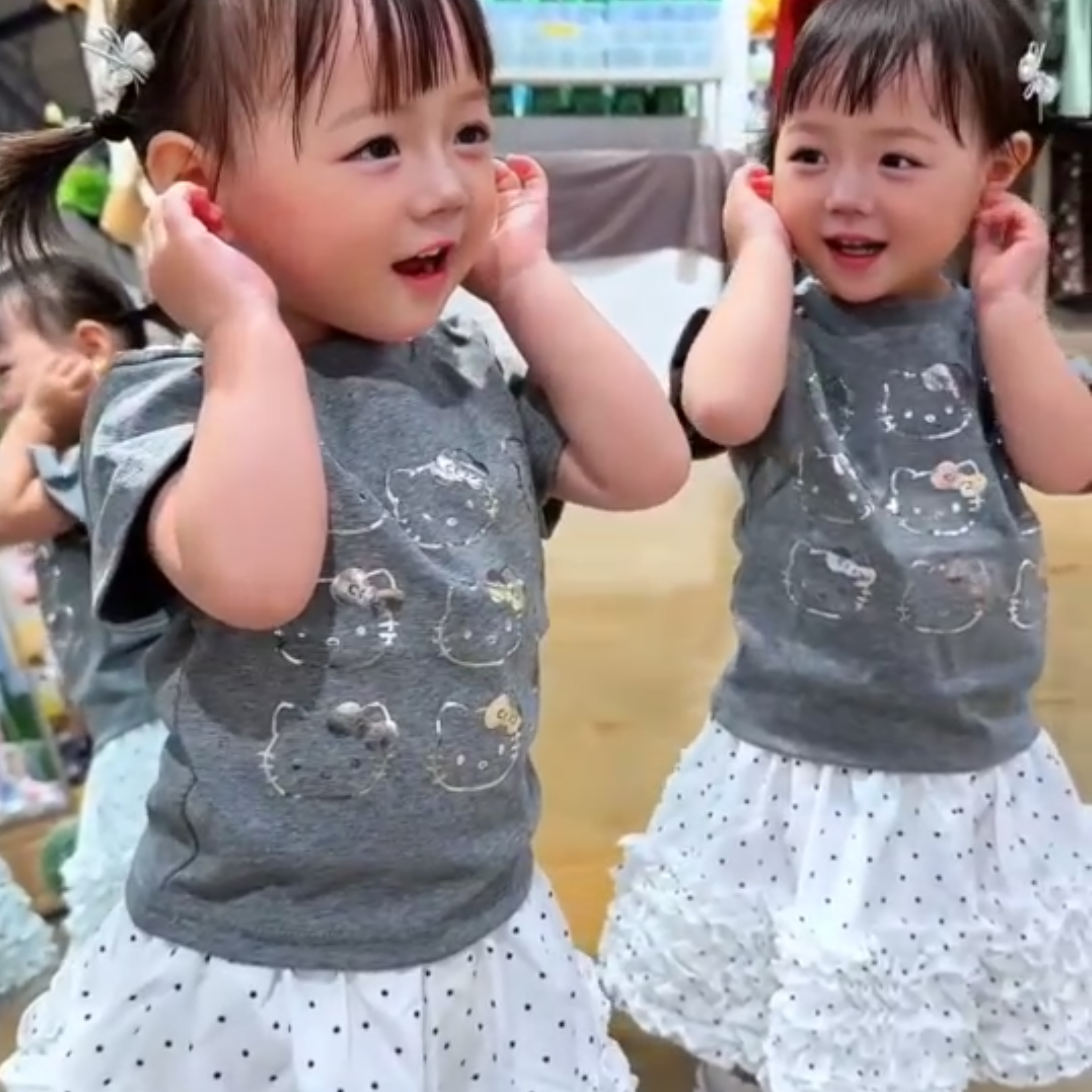 2026夏季新款韩版卡通猫咪短袖T恤女童夏季灰色可爱风洋气上衣
