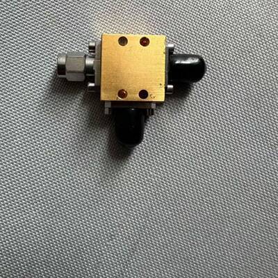 可议价5370-112-14dB 功分器 两个 未用 原包装说