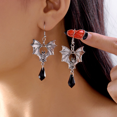 Halloween color-matched bat pendant earrings for women万圣节