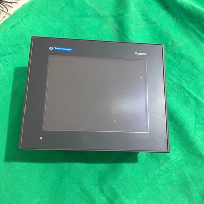 施耐德XBTGT2110原装实物拍摄顺丰到付 可 议价