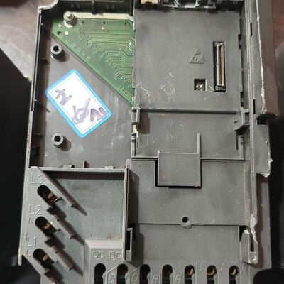 变频器 型号6SE6440-2UD22-2BA1 2.