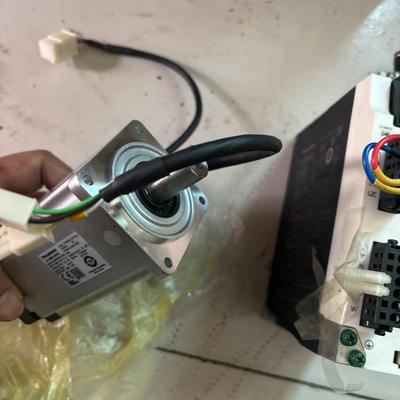 MBDLN25SG伺服电机 套装 带线缆 库存机因存放过