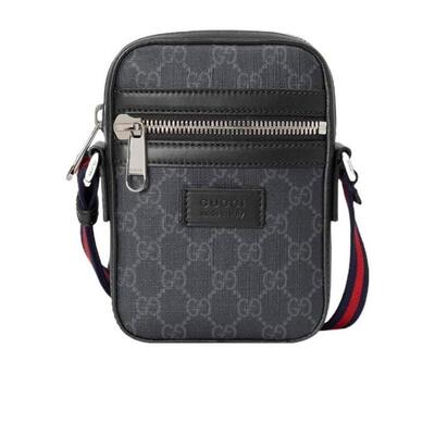 Gucci GG Supreme帆布邮差包 682357K5RLN