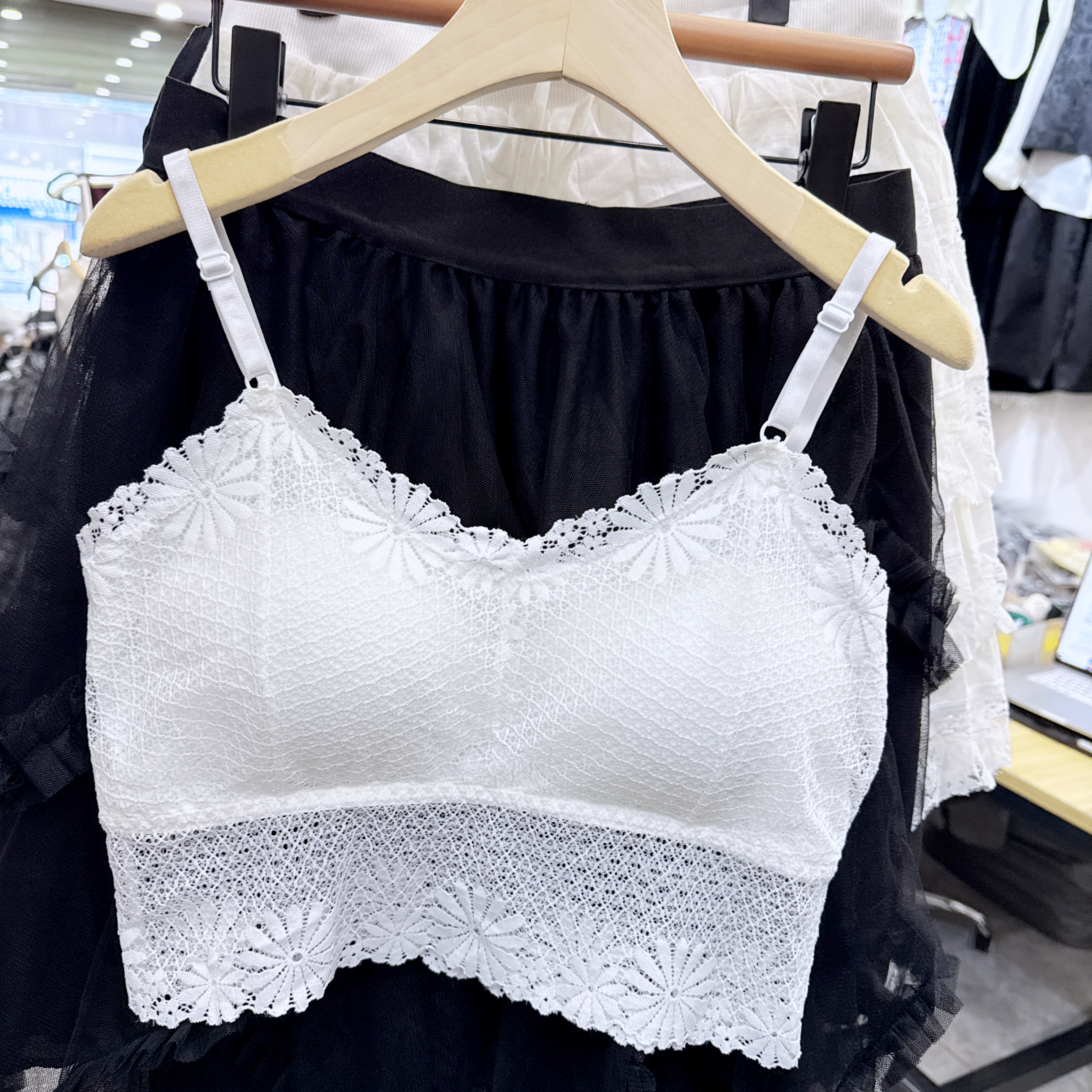 大码蕾丝吊带背心女内搭外穿短款文胸