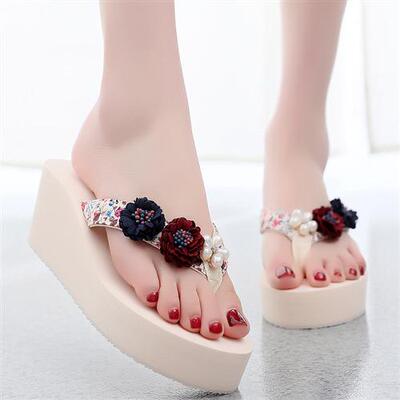 High-heeled slippers, 2019 by the seaside, cross the slopes