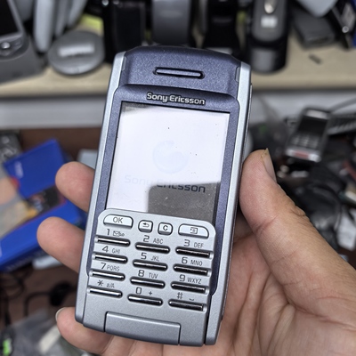 索尼爱立信 P908 原装库存。经典商务旗舰  实拍图