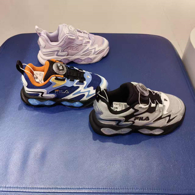 FILA斐乐童鞋2026春季新款男女小童潮流百搭旋钮闪灯鞋K14B611605