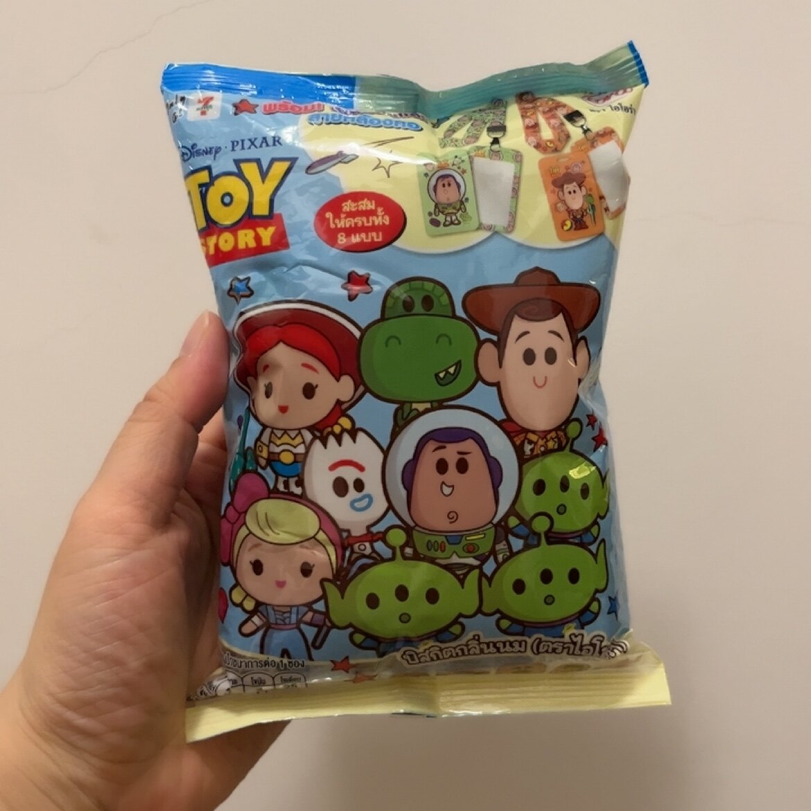 全新泰国711便利店玩具总动员5零食卡包套装挂绳证件套工牌套挂颈