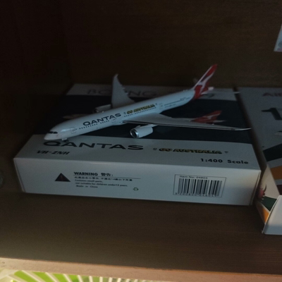 Phoenix 04604 1：400 Qantas 澳洲航空 B787-9 VH-ZNH ，出厂微