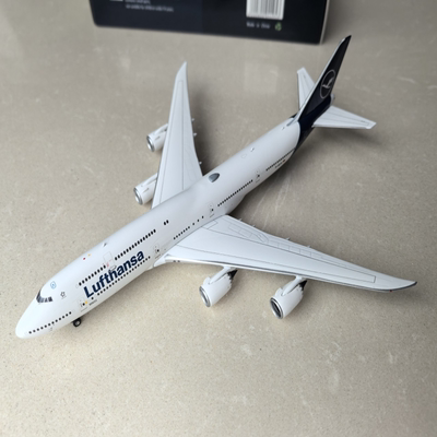 Phoenix 1:400 汉莎航空 B747-8 D-ABYA 微瑕以下购买须知请买家