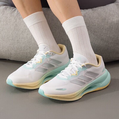 阿迪达斯男女低帮耐磨减震跑鞋