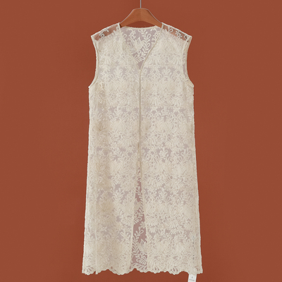 499 100锦纶【序】春装 V领无袖镂空刺绣开叉连衣裙588