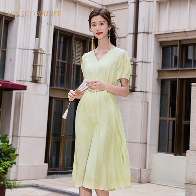 优美世界a字提花连衣裙