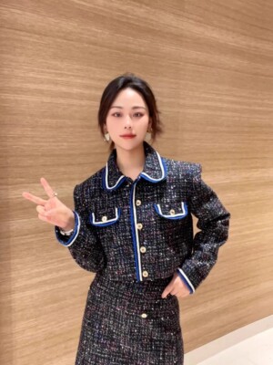 气质撞色翻领花呢短款外套