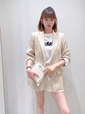 设计感侧收腰西装外套西服