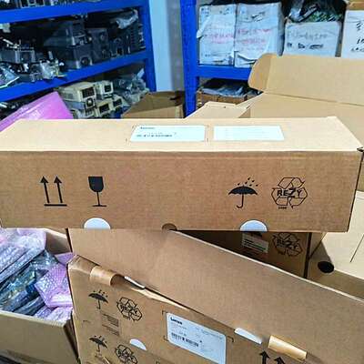 [议价可修]E94AZPM0324N全新伦茨9400驱动器安装底座！