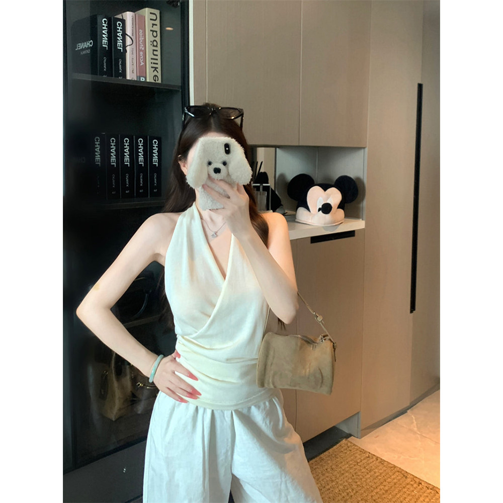 高级感交叉V领针织挂颈背心女2026夏季新款韩系收腰显瘦吊带上衣