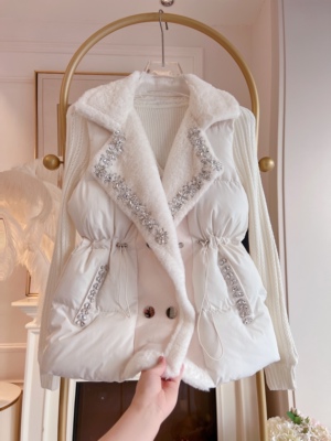 羊羔绒加厚马甲背心棉服外套女设计感皮毛一体重工钉珠面包服马夹