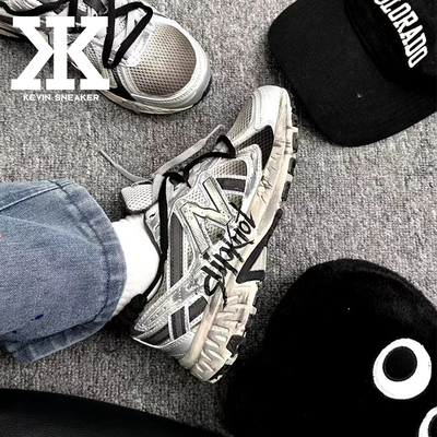 NewBalance男女同款低帮跑步鞋