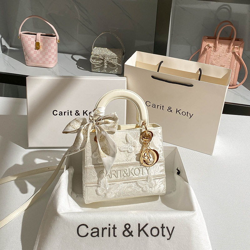Carit Koty新中式国风重工刺绣戴妃包2026夏季新款通勤单肩手提包
