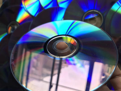 全新美观反光 dvd报废光盘废旧cd处理 驱鸟 设计装饰手工反光碟片