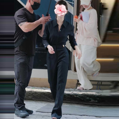 精纺羊毛金扣中腰包臀微喇长裤