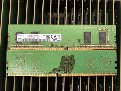 三星M378A5244CB0-CRC 4G 1RX16 PC4-2400T-UDIMM DDR4台式机内存