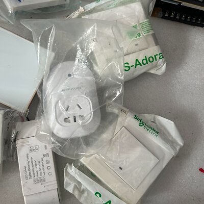 议价闲置，施耐德S-Adora系列开关插座，全新未拆封，原包装，
