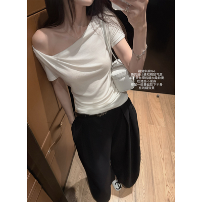 '斜肩荡领tee'77天丝19羊毛纯欲精致感斜肩露肩微修身荡领短袖T恤
