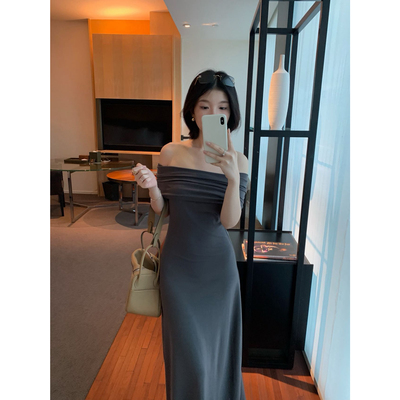 BLUEPOPS-26年夏上新褶皱一字肩显瘦连衣裙a6171