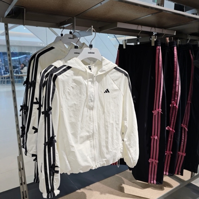 正品ADIDAS阿迪达斯女子连帽长袖运动休闲夹克外套KR7602