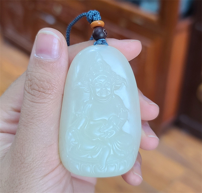 小石头和田玉挂件籽料