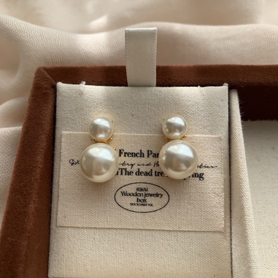 大小双珍珠耳钉耳环复古优雅精致轻奢感立体百搭时尚精致通勤耳饰