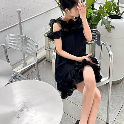 Pushbutton 女士时尚出街网纱荷叶边短款连衣裙银泰百货 301596