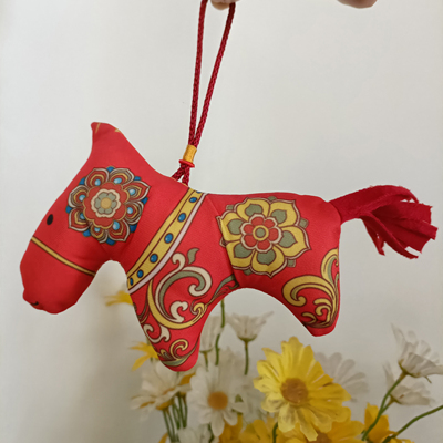 年会礼品小马年挂件大红色国风