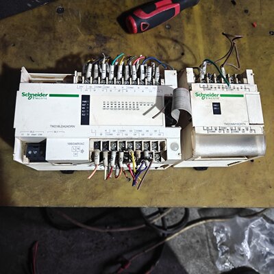 议价施耐德PLC TM218LDA24DRN TM2DMM16D