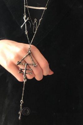 东欧哥特骨骼十字架银色项链