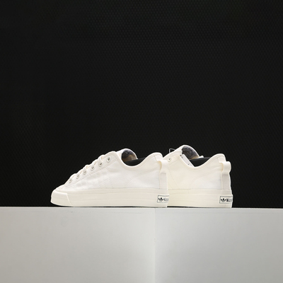 休闲鞋Adidas/阿迪达斯
